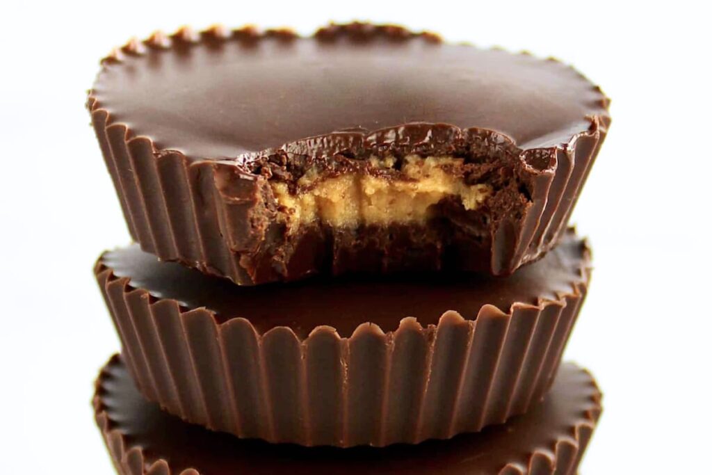 38 keto desserts that bring the sweet stuff without the sugar rush